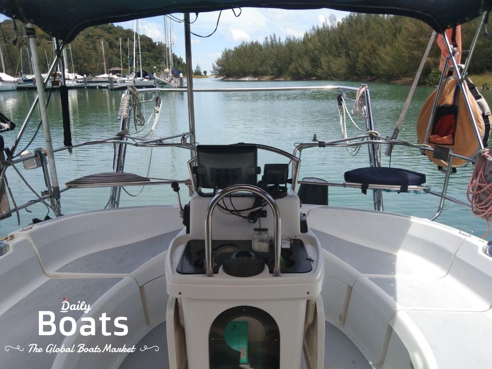 1995 Hunter Legend 430 for sale. View price, photos and Buy 1995 Hunter ...