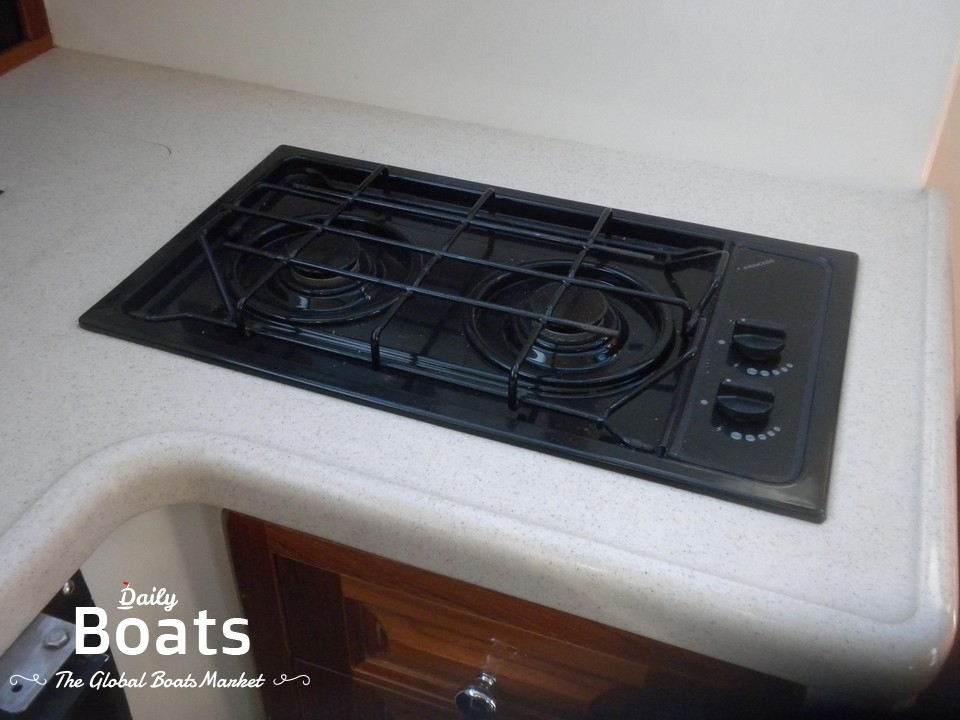 1999 Lindell 38 Sport Fisher for sale. View price, photos and Buy 1999 ...