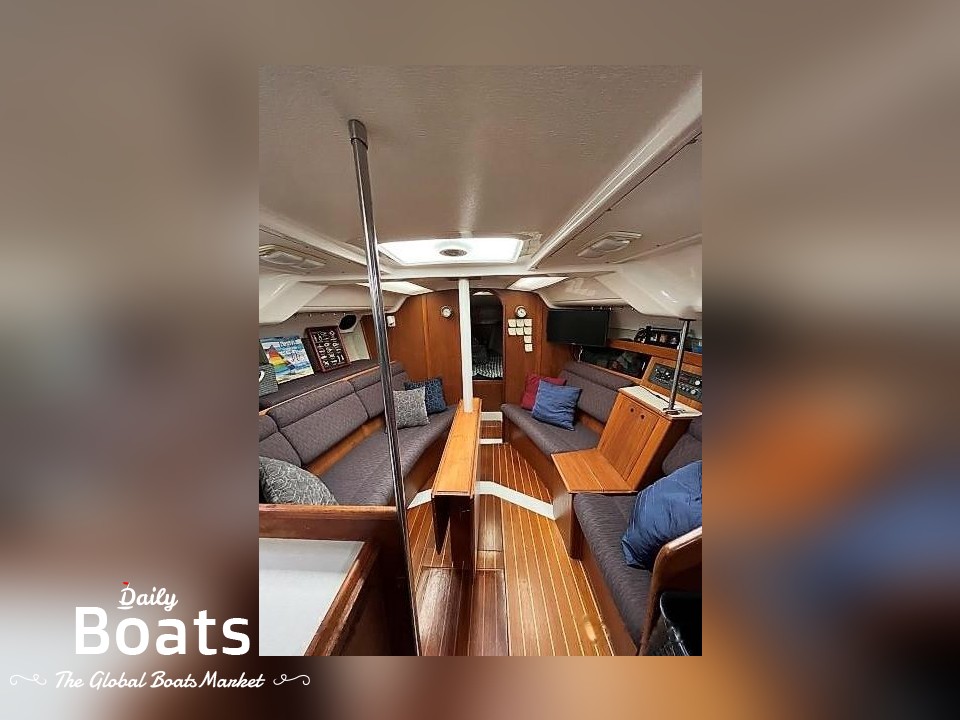 1988 Hunter Legend 37 for sale. View price, photos and Buy 1988 Hunter ...