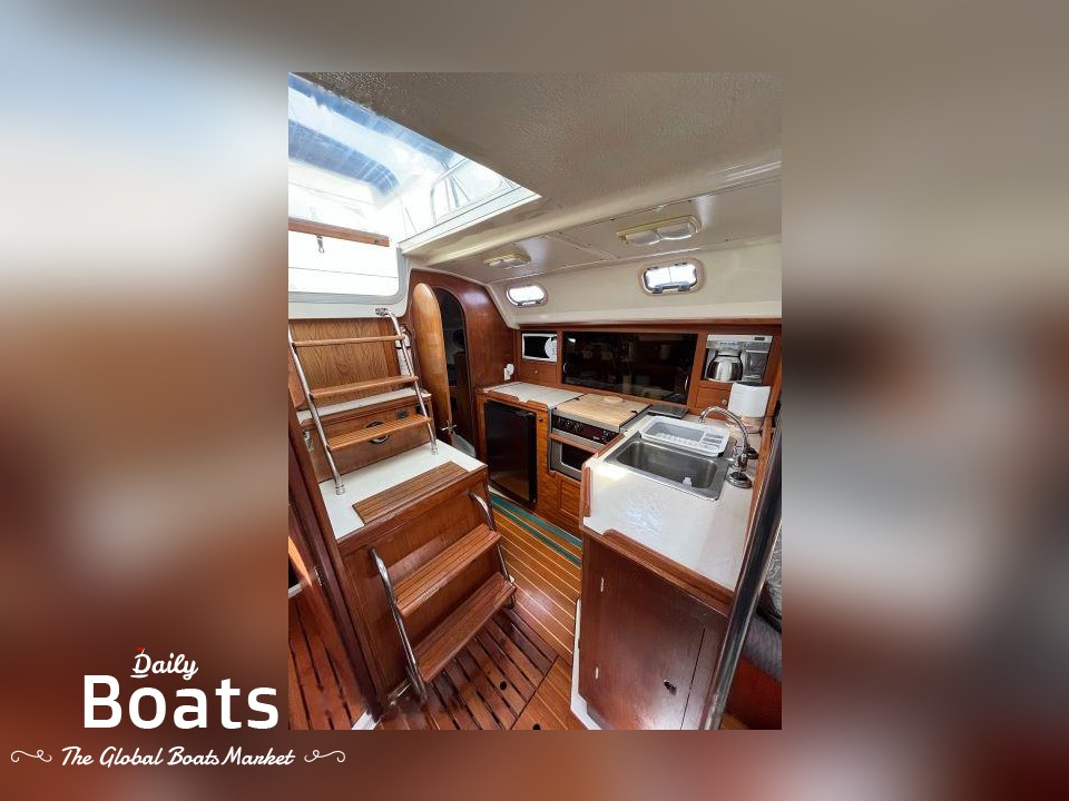 1988 Hunter Legend 37 for sale. View price, photos and Buy 1988 Hunter ...