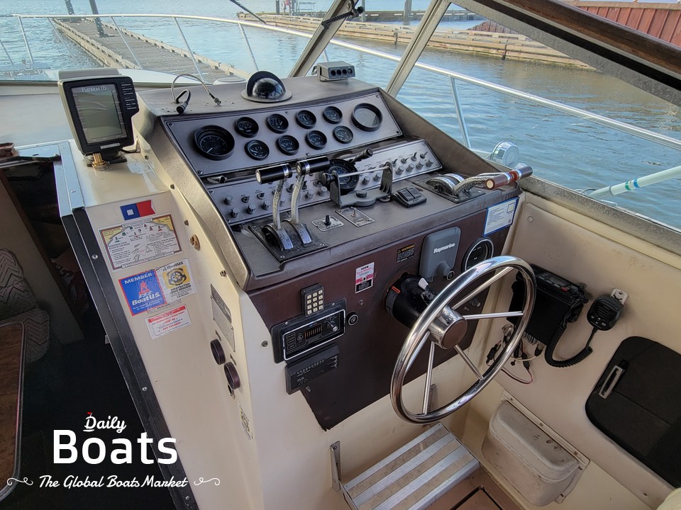 1984 Chris-Craft 332 Commander for sale. View price, photos and Buy ...