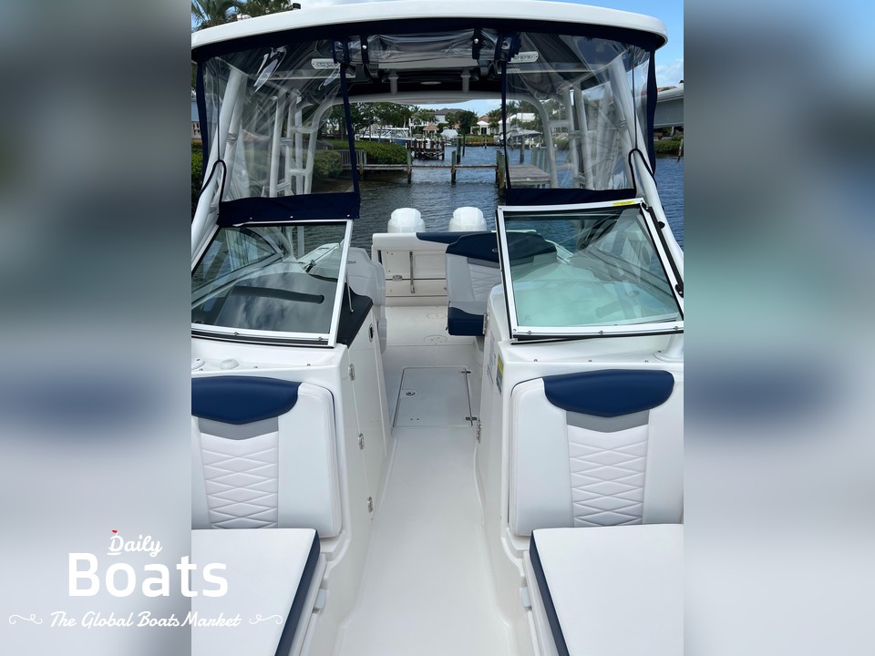 2021 Robalo R247 Dual Console for sale. View price, photos and Buy 2021 ...