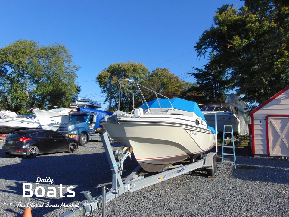 1989 Boston Whaler Revenge 25 for sale. View price, photos and Buy 1989 ...