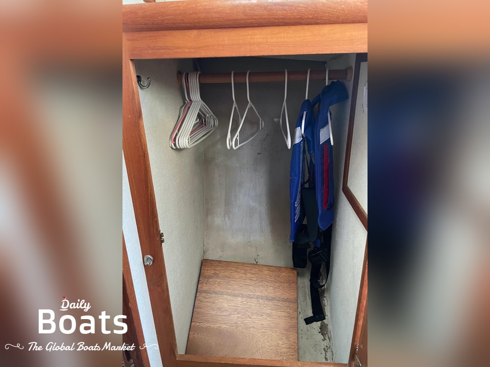 1988 Willard Marine 30 Mark Iv Trawler for sale. View price, photos and ...