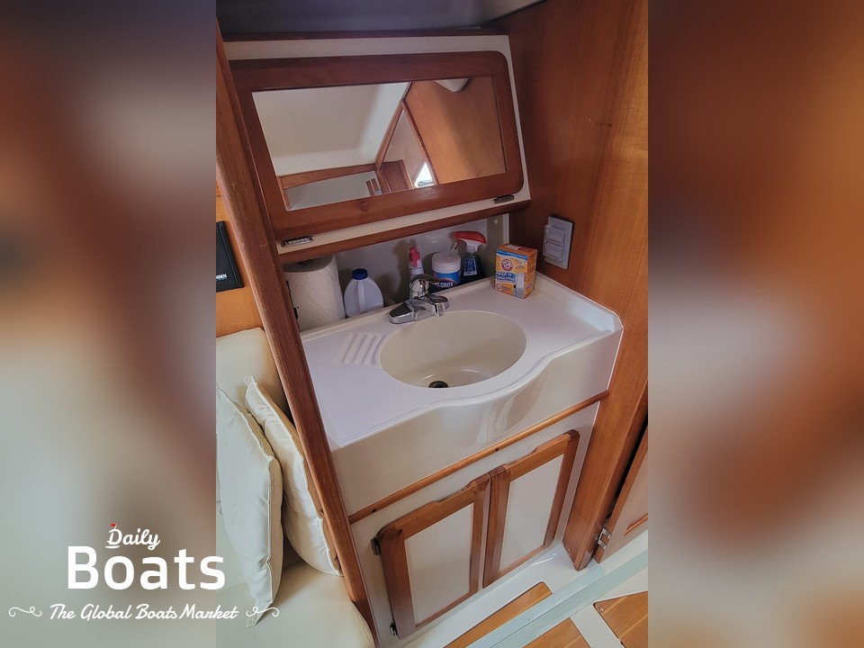 1992 Hunter 33.5 for sale. View price, photos and Buy 1992 Hunter 33.5 ...