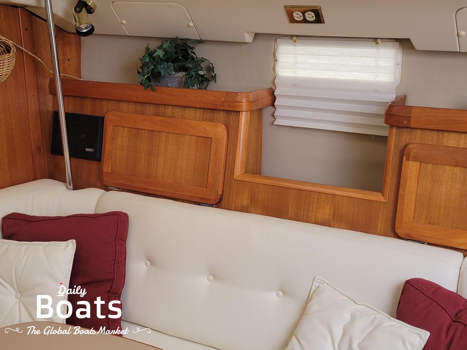 1992 Hunter 33.5 for sale. View price, photos and Buy 1992 Hunter 33.5 ...