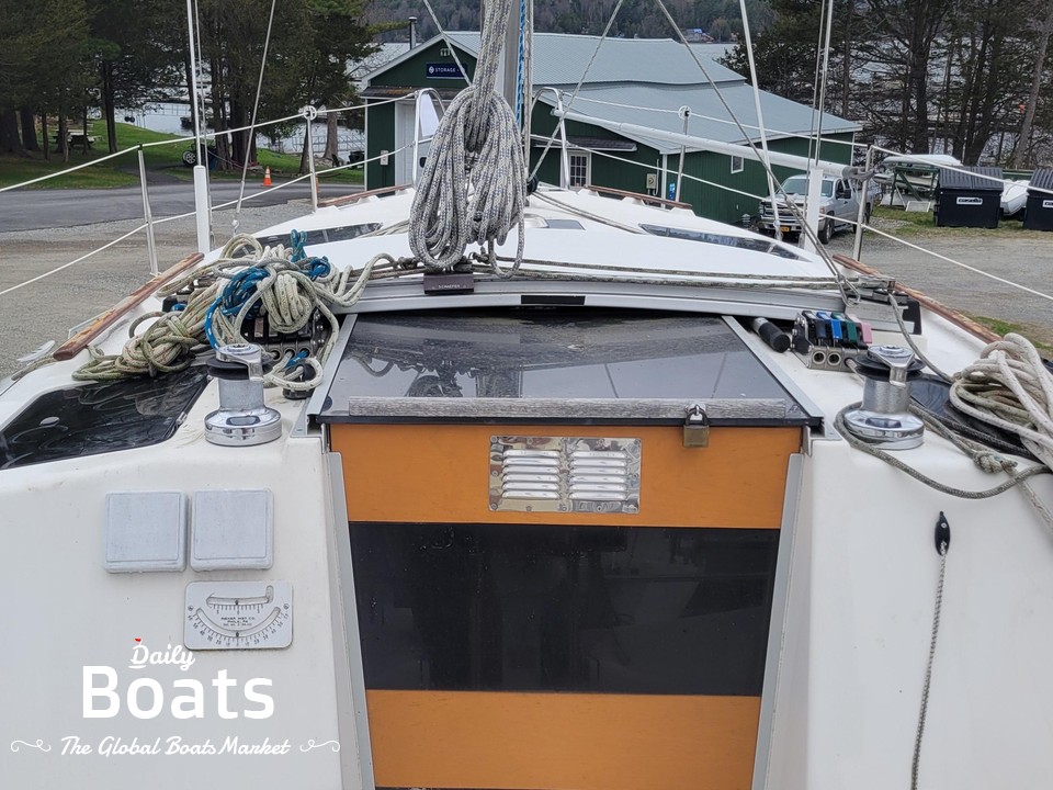 1992 Hunter 33.5 for sale. View price, photos and Buy 1992 Hunter 33.5 ...