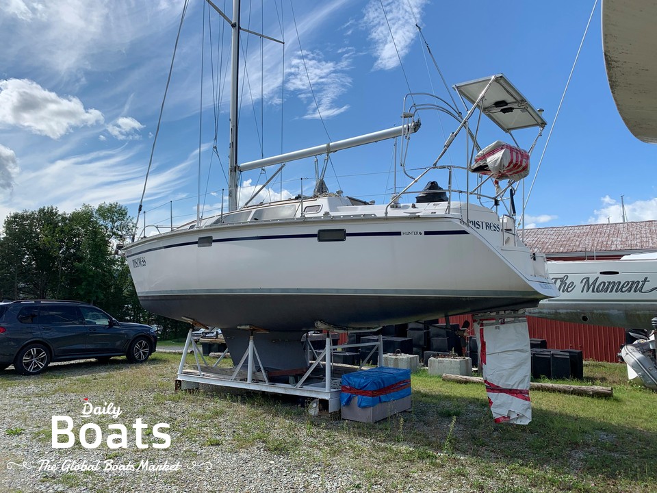 1992 Hunter 33.5 for sale. View price, photos and Buy 1992 Hunter 33.5 ...