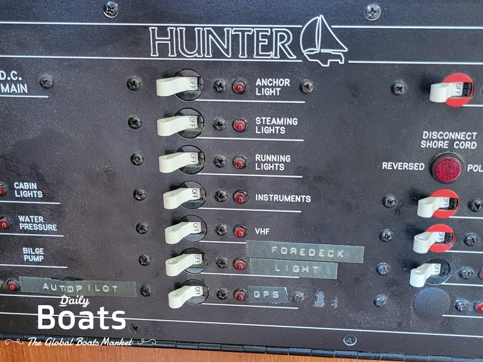 1992 Hunter 33.5 for sale. View price, photos and Buy 1992 Hunter 33.5 ...