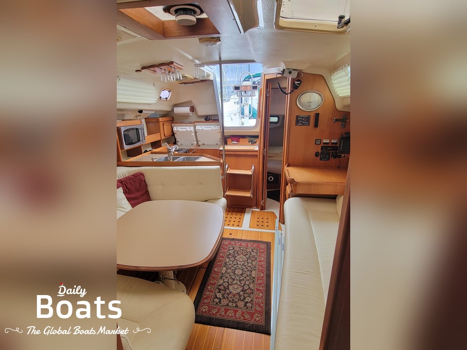 1992 Hunter 33.5 for sale. View price, photos and Buy 1992 Hunter 33.5 ...