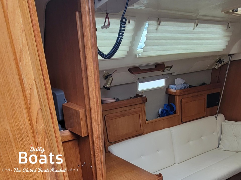 1992 Hunter 33.5 for sale. View price, photos and Buy 1992 Hunter 33.5 ...