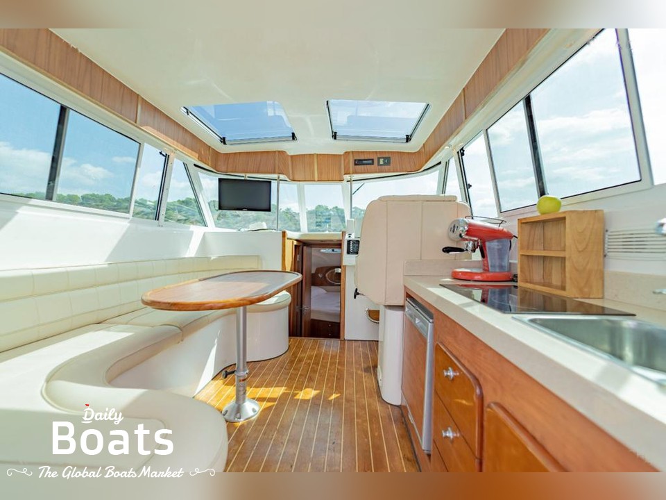 2009 Gulf Craft Ambassador 32 for sale. View price, photos and Buy 2009 ...