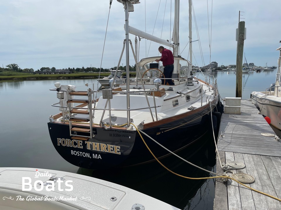 1990 Bristol 43.3 Center Cockpit for sale. View price, photos and Buy ...