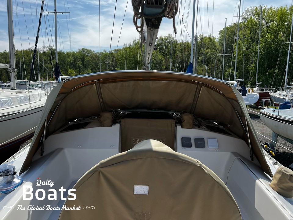 1989 Hunter 35.5 for sale. View price, photos and Buy 1989 Hunter 35.5 ...