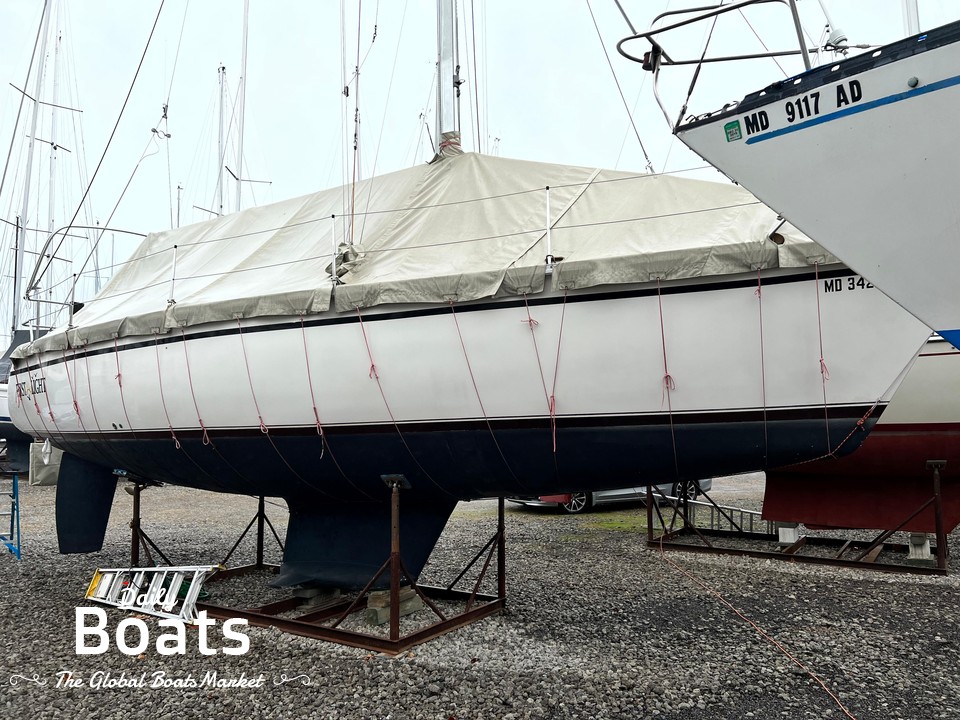 1989 Hunter 35.5 for sale. View price, photos and Buy 1989 Hunter 35.5 ...