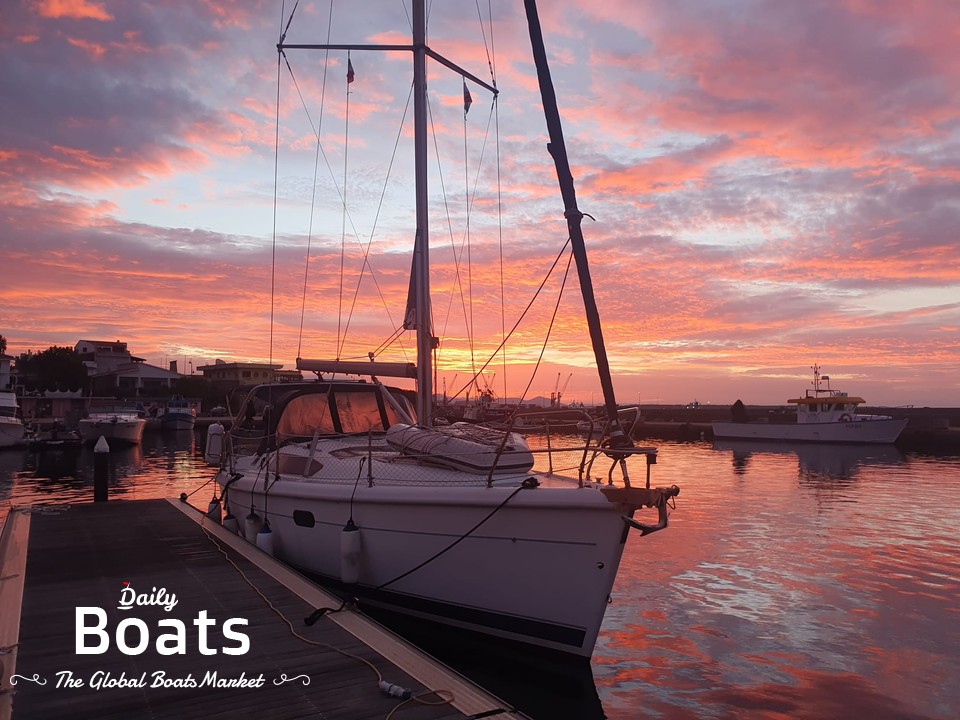 2000 Hunter 380 for sale. View price, photos and Buy 2000 Hunter 380 ...