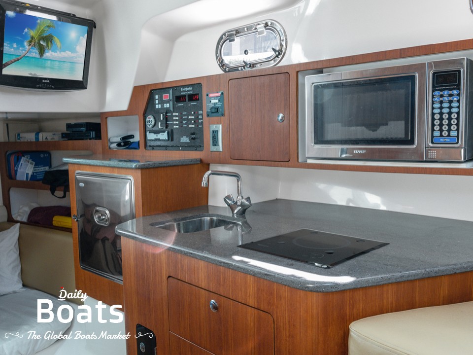 2011 Everglades 320 Ex With Tower for sale. View price, photos and Buy ...