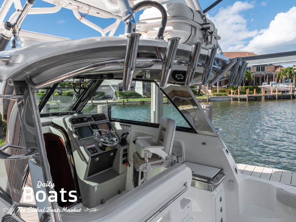 2011 Everglades 320 Ex With Tower for sale. View price, photos and Buy ...