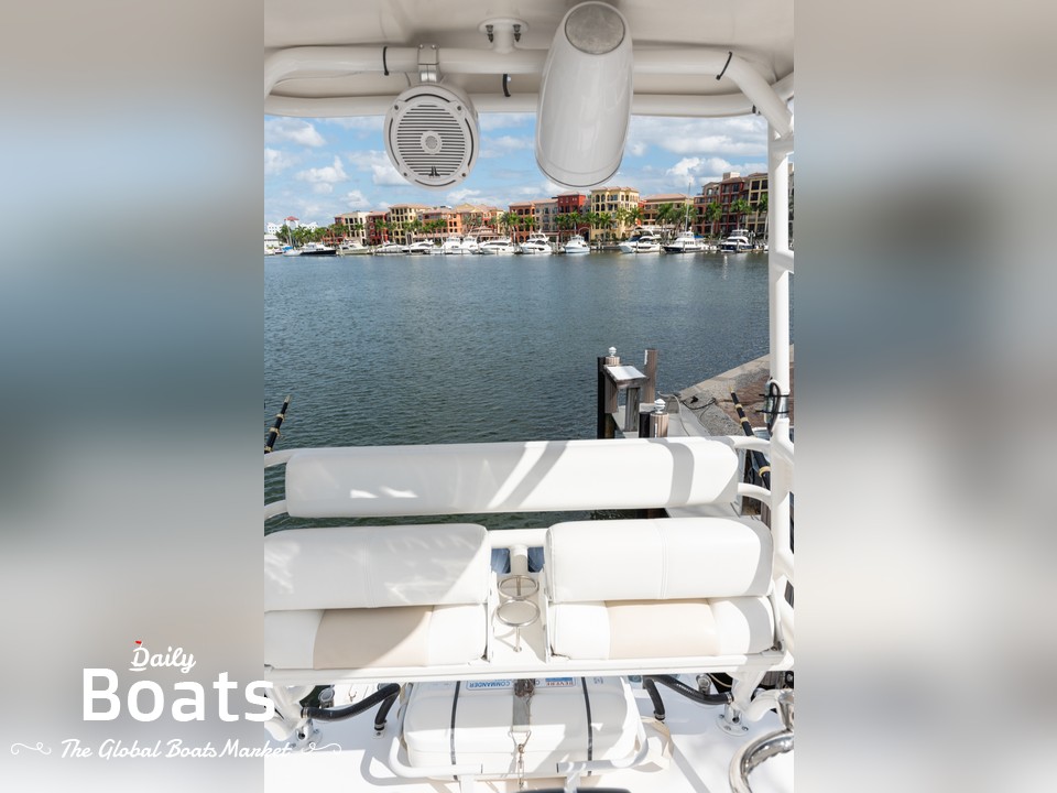 2011 Everglades 320 Ex With Tower for sale. View price, photos and Buy ...