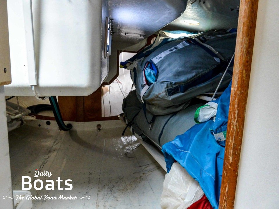 1989 Formula Evelyn 42 for sale. View price, photos and Buy 1989 ...