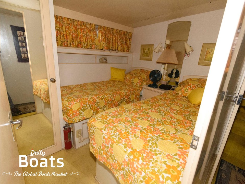 1970 Chris-Craft 55 Commander Flush Deck for sale. View price, photos ...