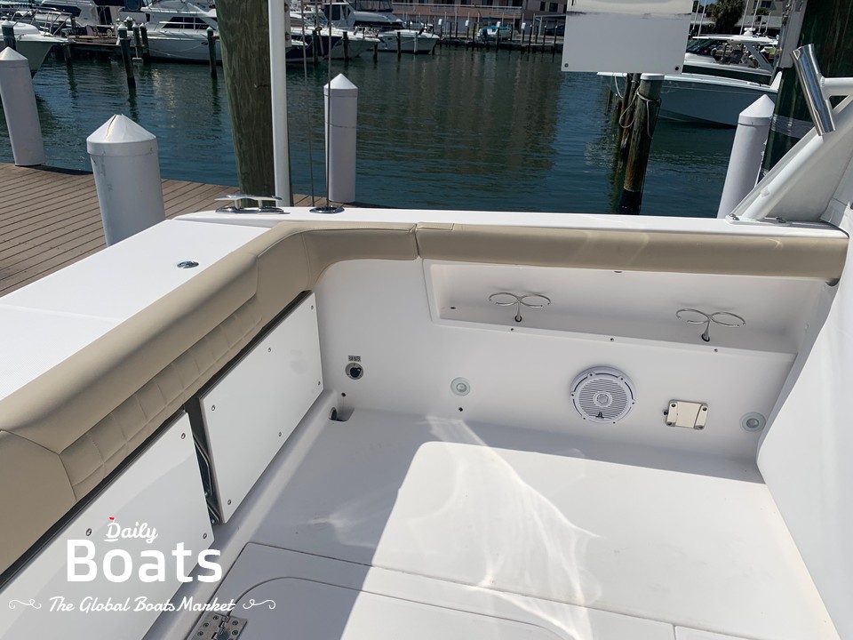 2019 Everglades 340Dc for sale. View price, photos and Buy 2019 ...