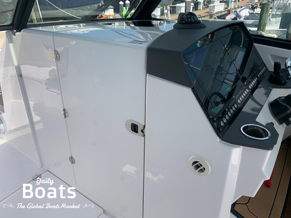 2019 Everglades 340Dc for sale. View price, photos and Buy 2019 ...