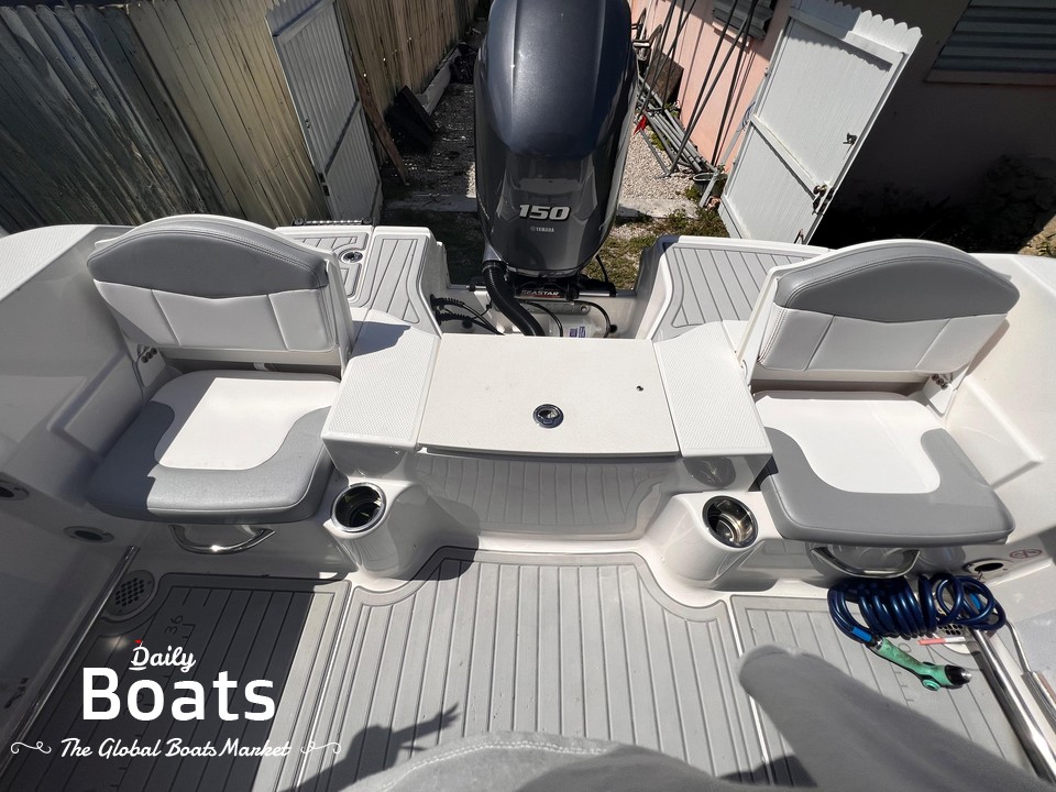 2021 Robalo R200 Center Console for sale. View price, photos and Buy ...
