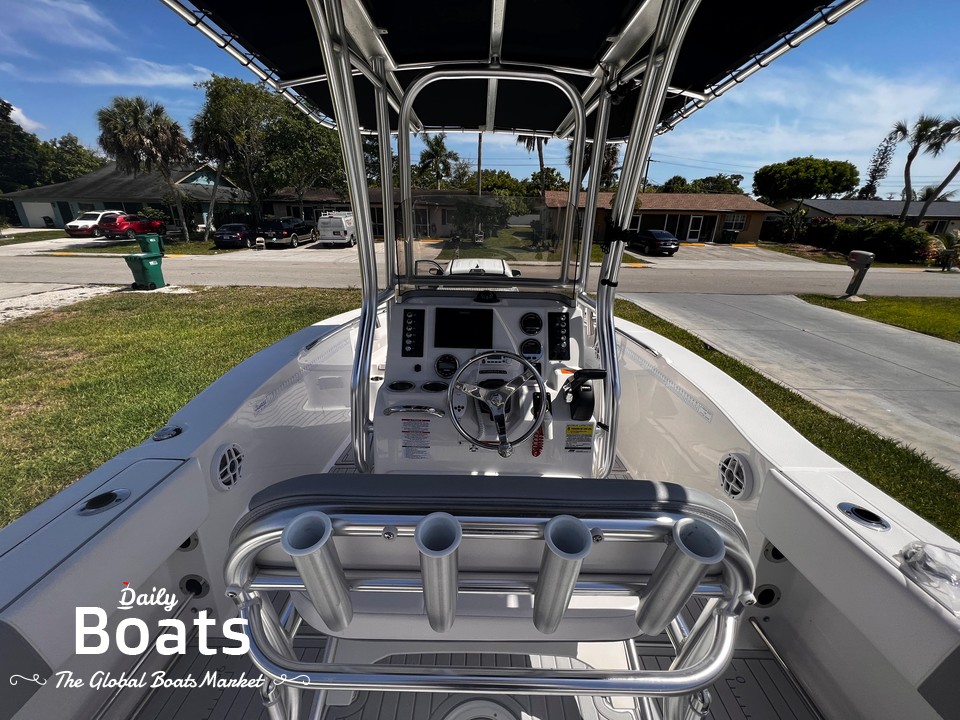 2021 Robalo R200 Center Console for sale. View price, photos and Buy ...
