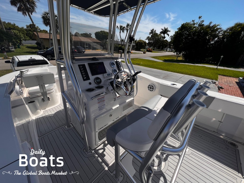 2021 Robalo R200 Center Console for sale. View price, photos and Buy ...