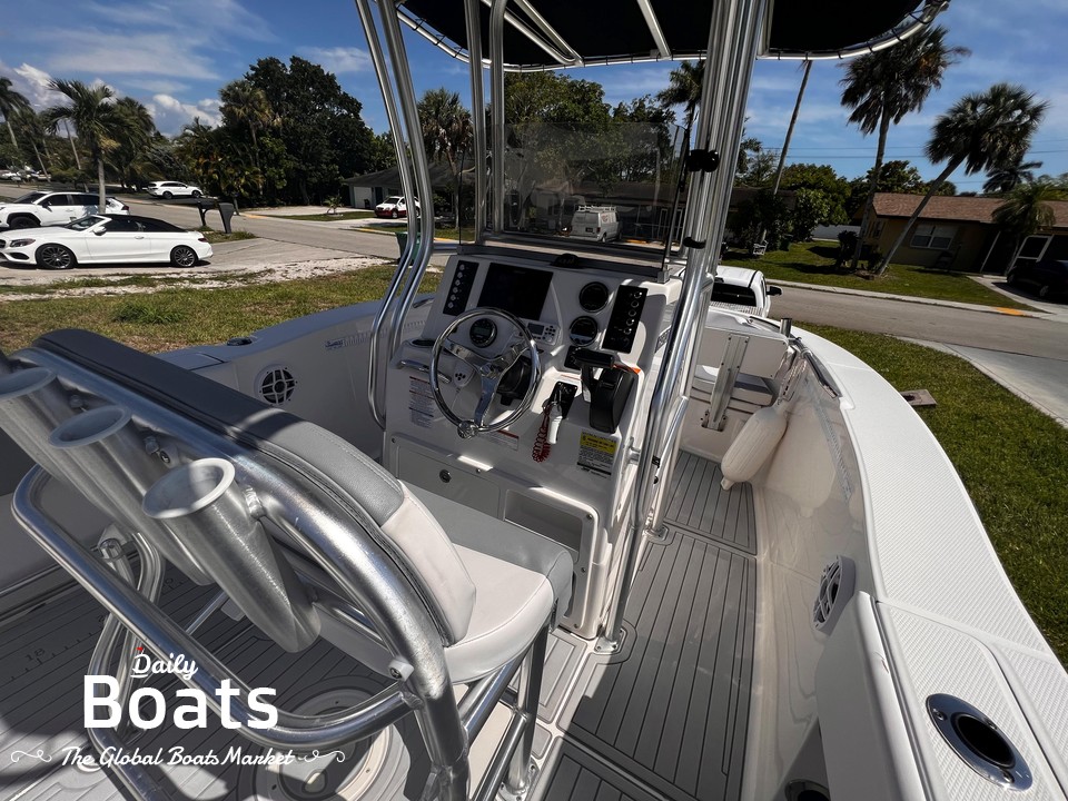 2021 Robalo R200 Center Console for sale. View price, photos and Buy ...