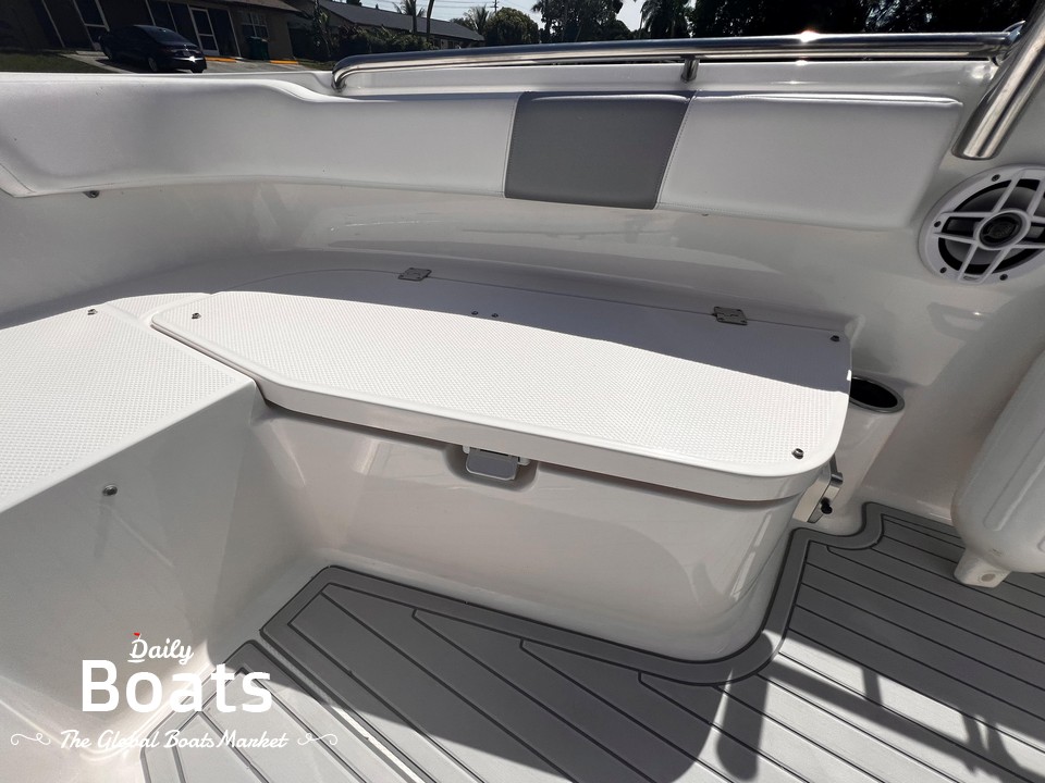 2021 Robalo R200 Center Console for sale. View price, photos and Buy ...