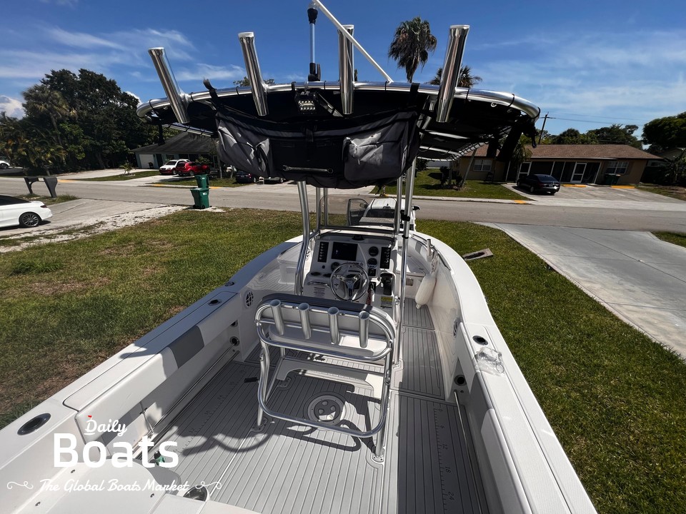 2021 Robalo R200 Center Console for sale. View price, photos and Buy ...