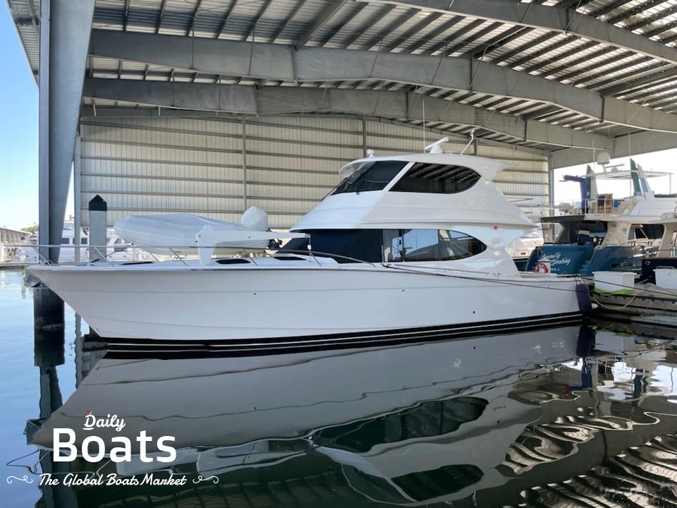 Maritimo 48 enclosed bridge for sale - Daily Boats