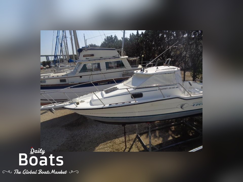 1991 Bayliner Trophy 2352 Wa for sale. View price, photos and Buy 1991 ...