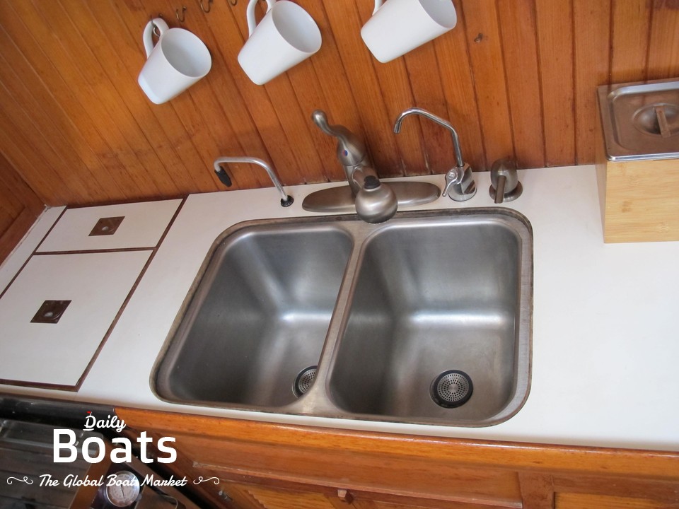 1987 Slocum 43 Pilothouse for sale. View price, photos and Buy 1987 ...