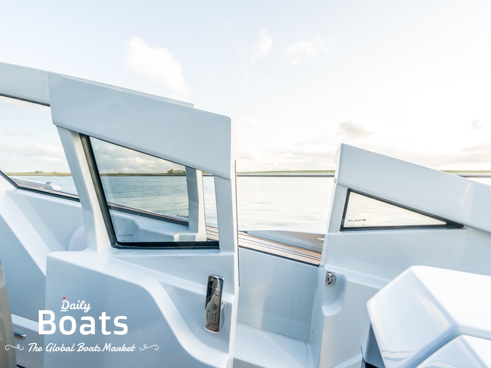 2022 Fairline F//Line 33 for sale. View price, photos and Buy 2022 ...