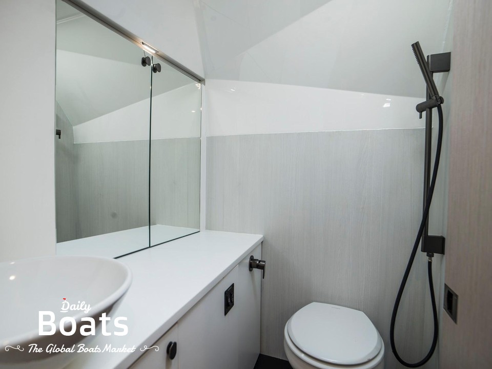 2022 Fairline F//Line 33 for sale. View price, photos and Buy 2022 ...