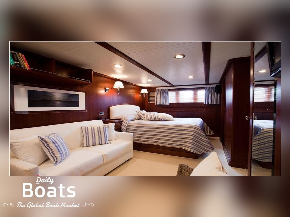 2005 Explorer Trawler 33M for sale. View price, photos and Buy 2005 ...