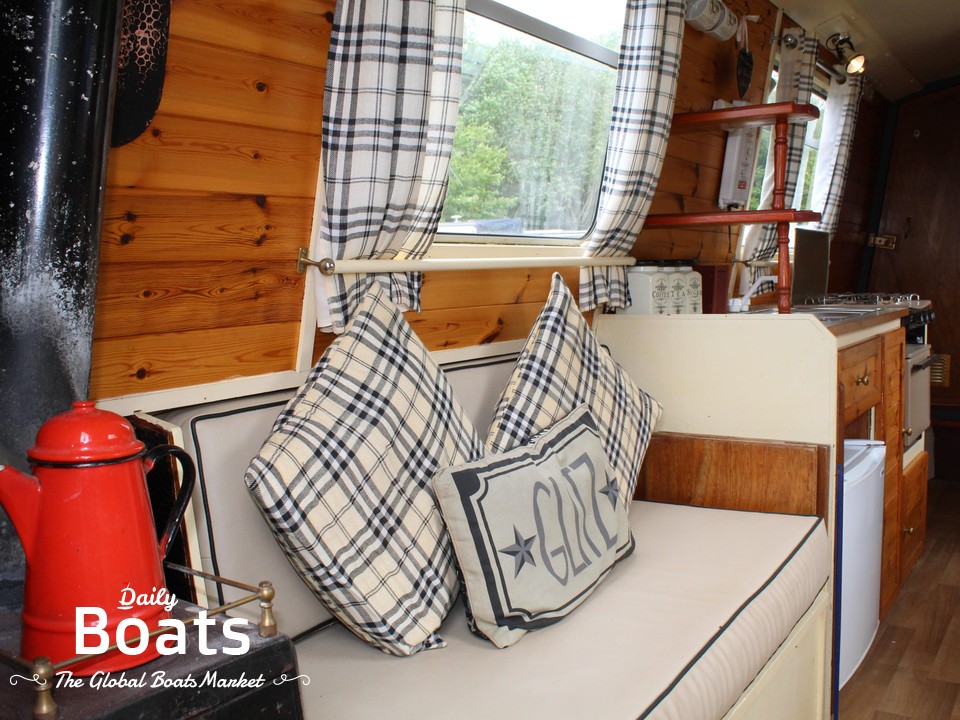 1991 Narrowboat 25' Cruiser Stern for sale. View price, photos and Buy ...