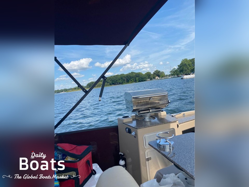 2018 Godfrey Sanpan 2500 Wb for sale. View price, photos and Buy 2018 ...