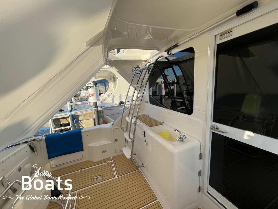 2001 Riviera 35 Flybridge for sale. View price, photos and Buy 2001 ...