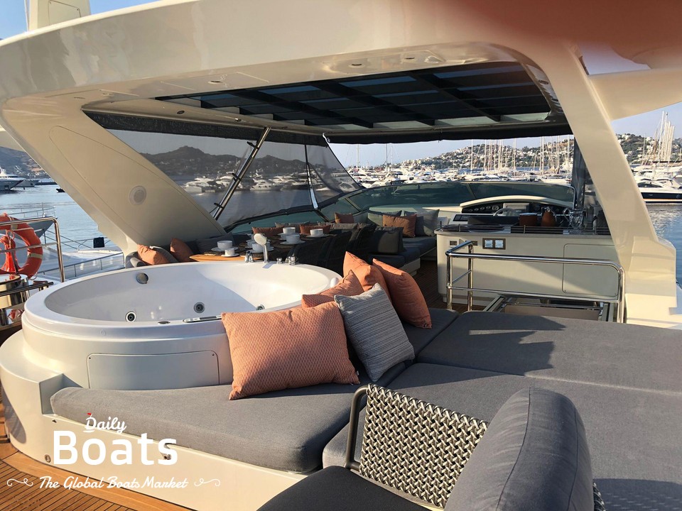 2009 Azimut 98 Leonardo for sale. View price, photos and Buy 2009 ...