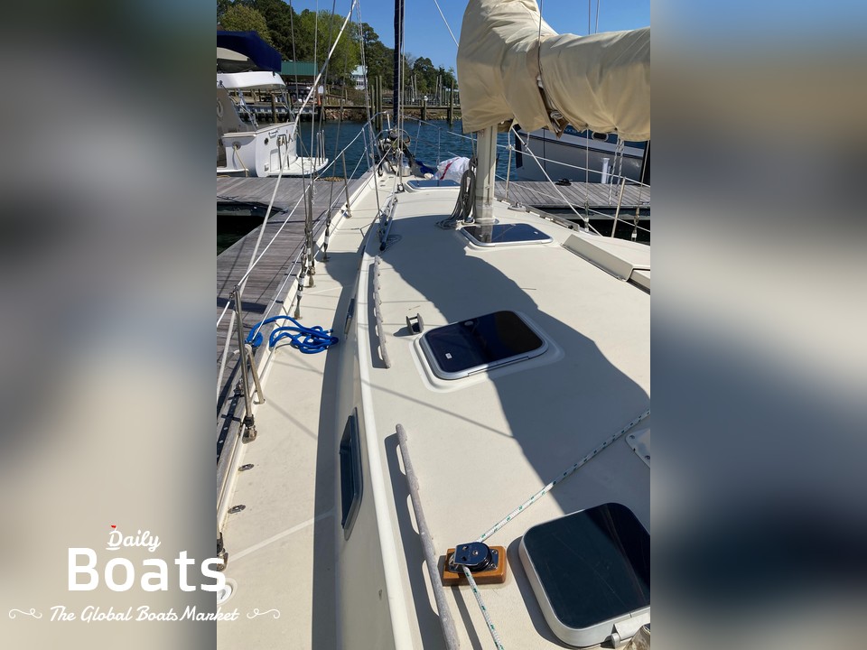 1979 Pearson 424 for sale. View price, photos and Buy 1979 Pearson 424 ...
