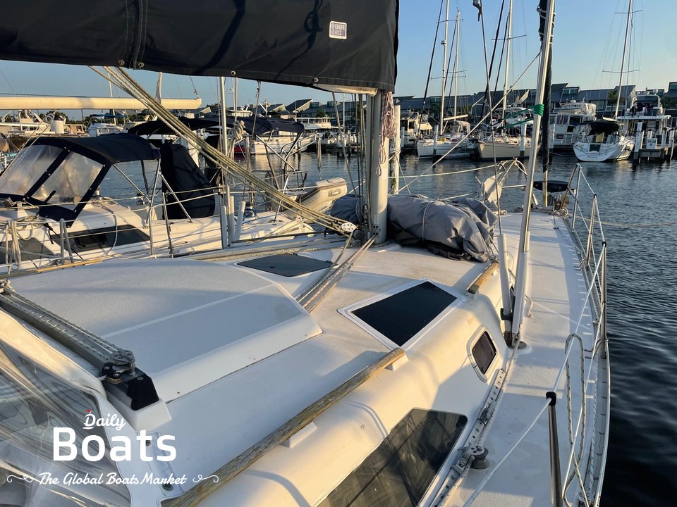 1989 Hunter Legend 35.5 for sale. View price, photos and Buy 1989 ...