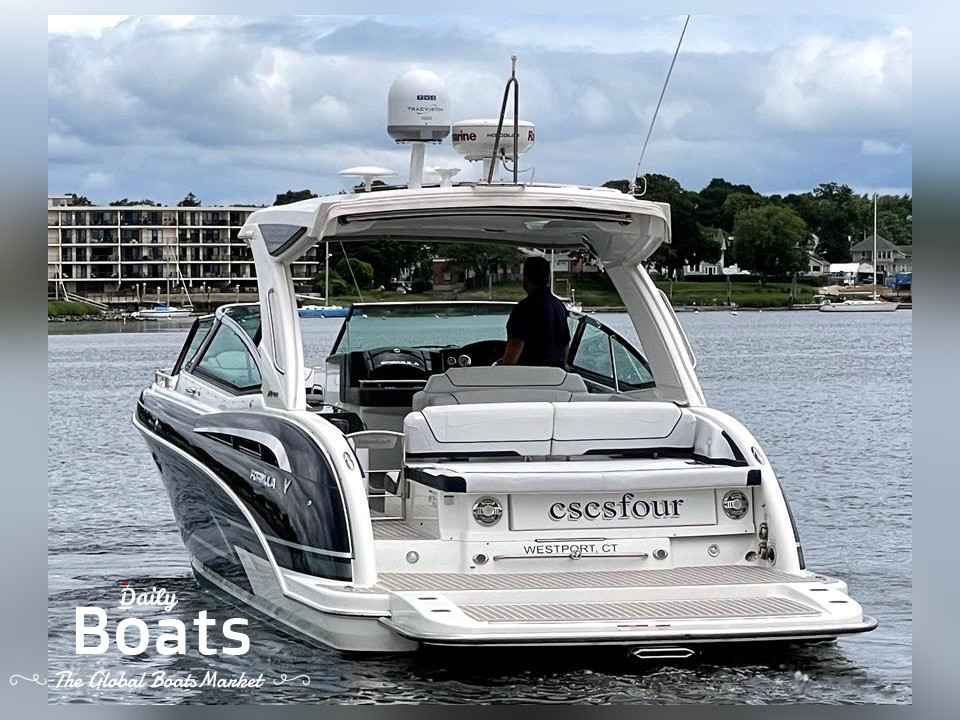 2018 Formula 350 Crossover Bowrider for sale. View price, photos and ...