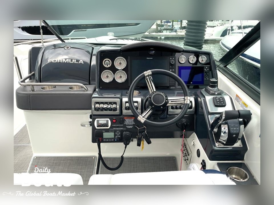 2018 Formula 350 Crossover Bowrider for sale. View price, photos and ...