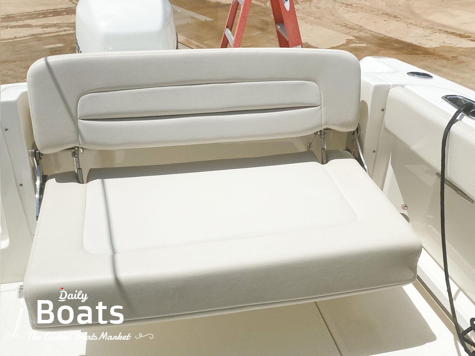 2019 Boston Whaler 23 Vantage Dc for sale. View price, photos and Buy ...