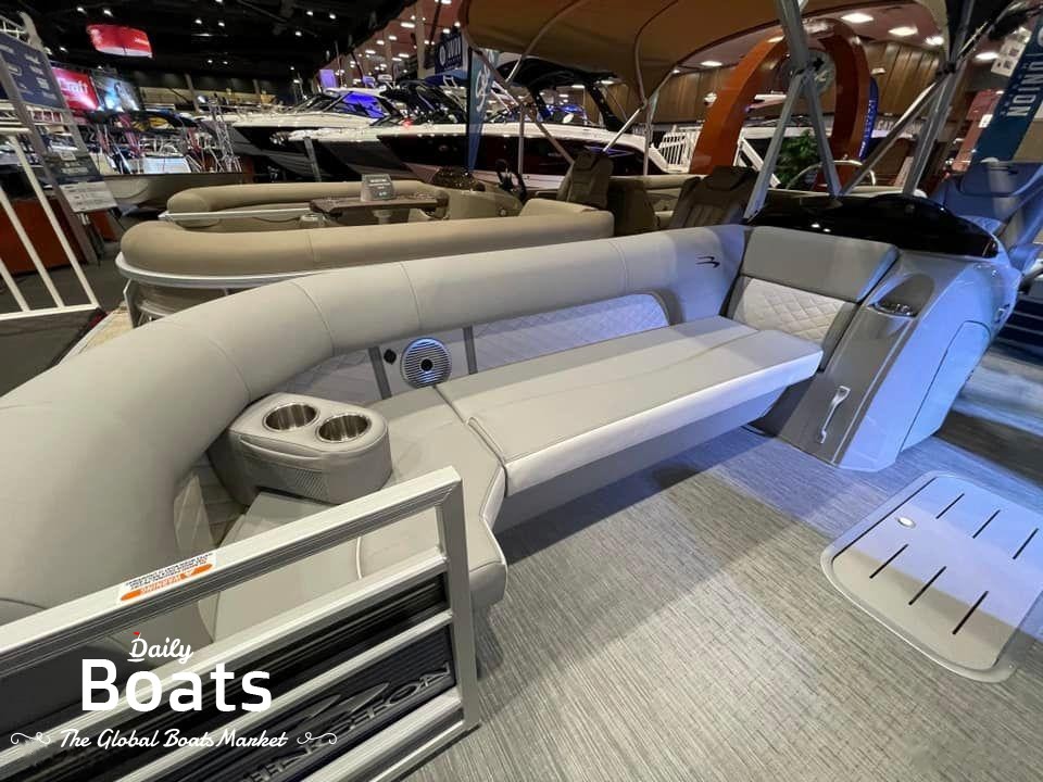 2022 Bennington Lx 26 Swingback for sale. View price, photos and Buy ...