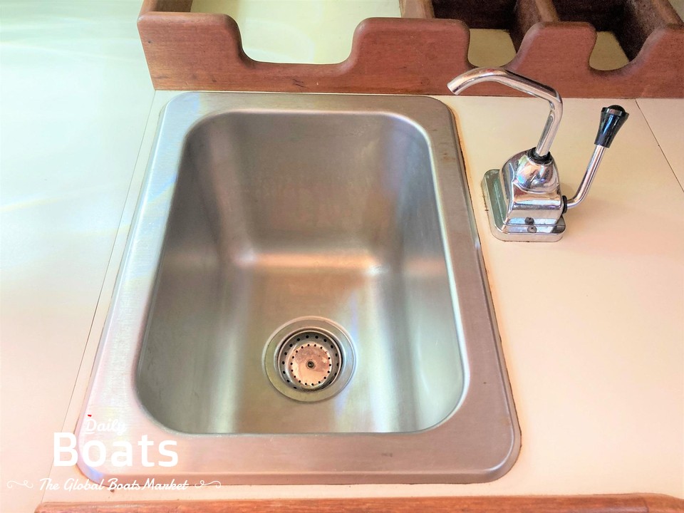 1981 Sunstar 28 for sale. View price, photos and Buy 1981 Sunstar 28 ...